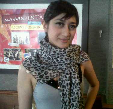 Helmalia Putri Nyanyi