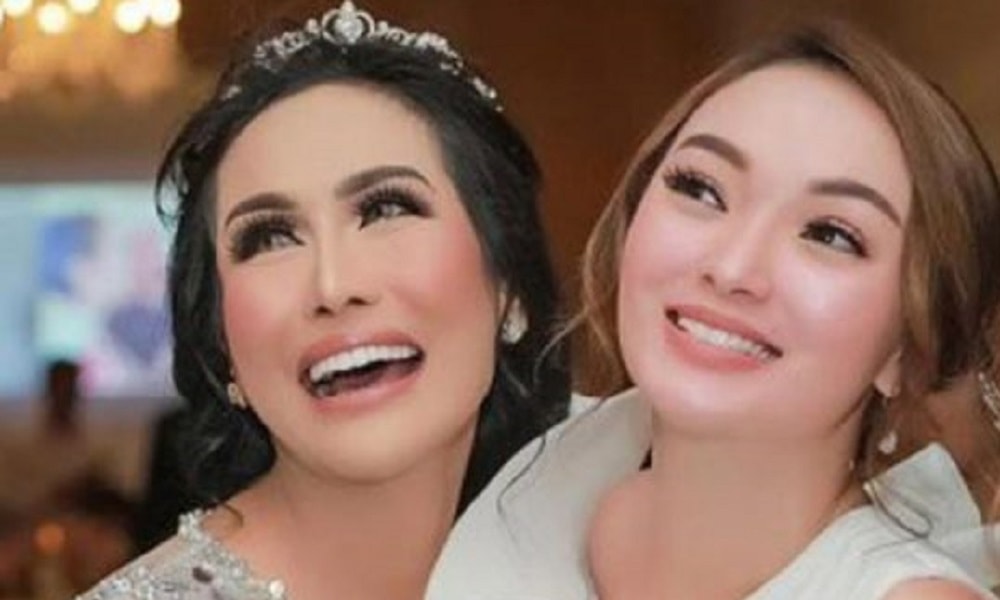 Ratu Meta Kenang 17an Bereng Zaskia Gotik