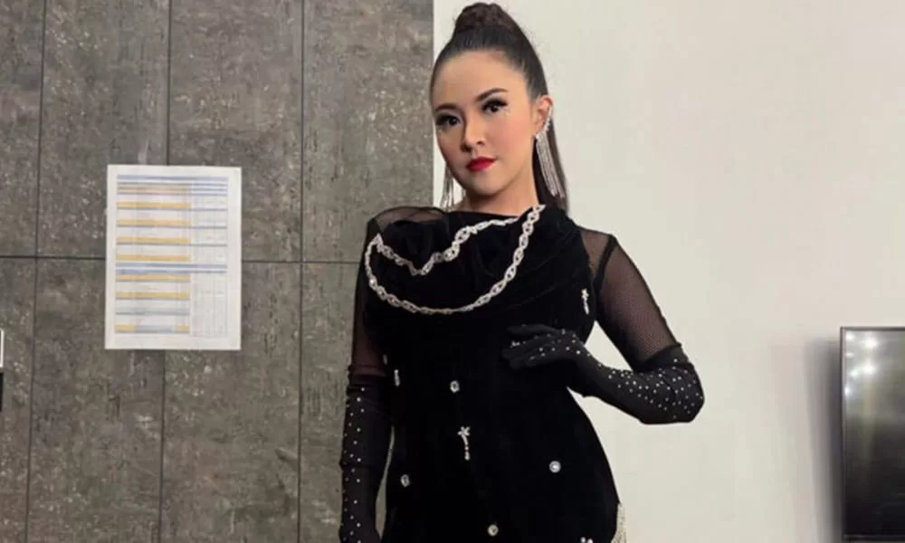 Baby Shima Duet dengan Thomas Arya di Konser